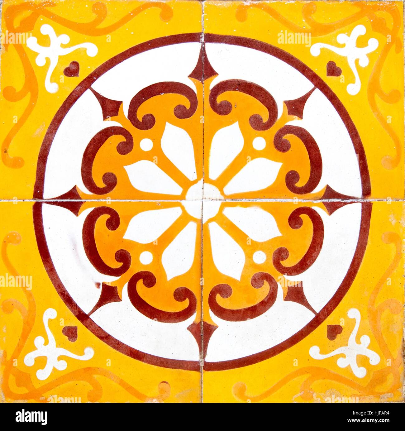 Inside square pattern hi-res stock photography and images - Alamy