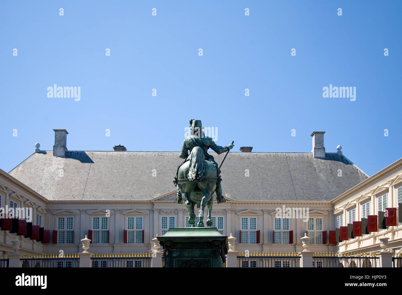 house, building, monument, culture, famous, statue, lion, cat, big cat ...
