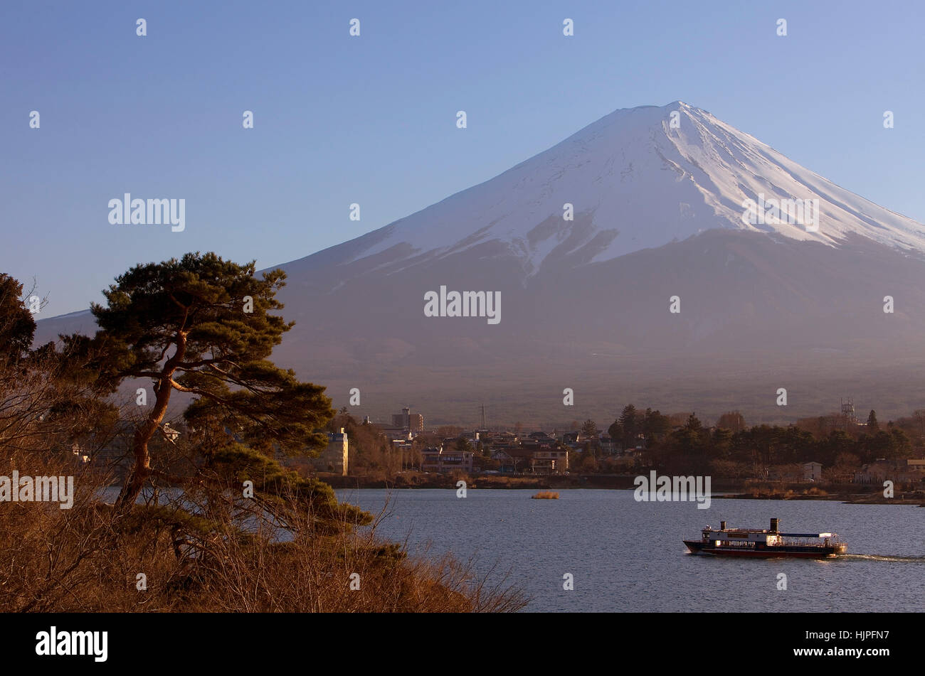 ferry, boat, Mt Fuji from Kawaguchi Lake,Kawaguchiko,Yamanashi prefecture, Japan Stock Photo - Alamy