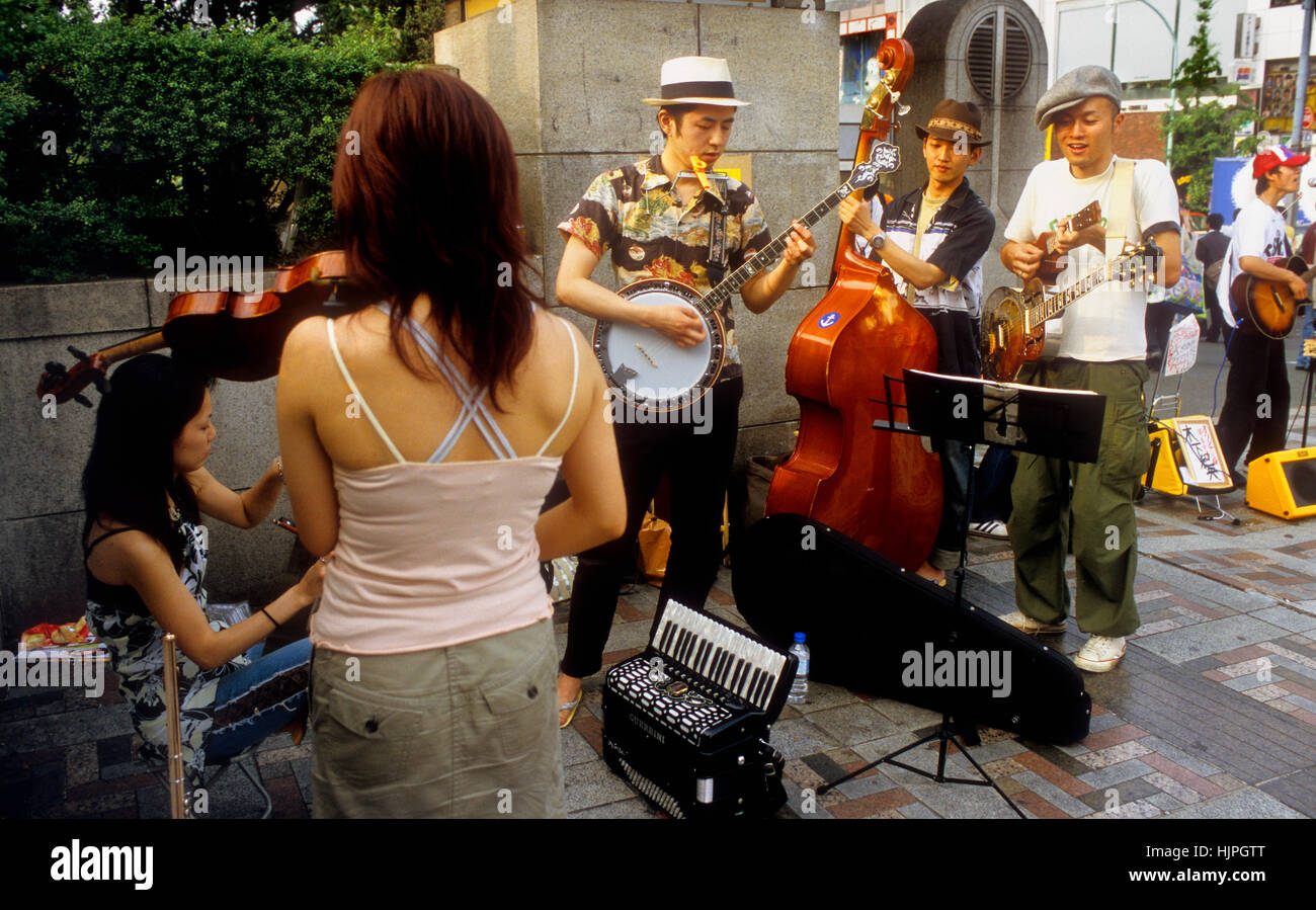 Japanese street artist hi-res stock photography and images - Alamy