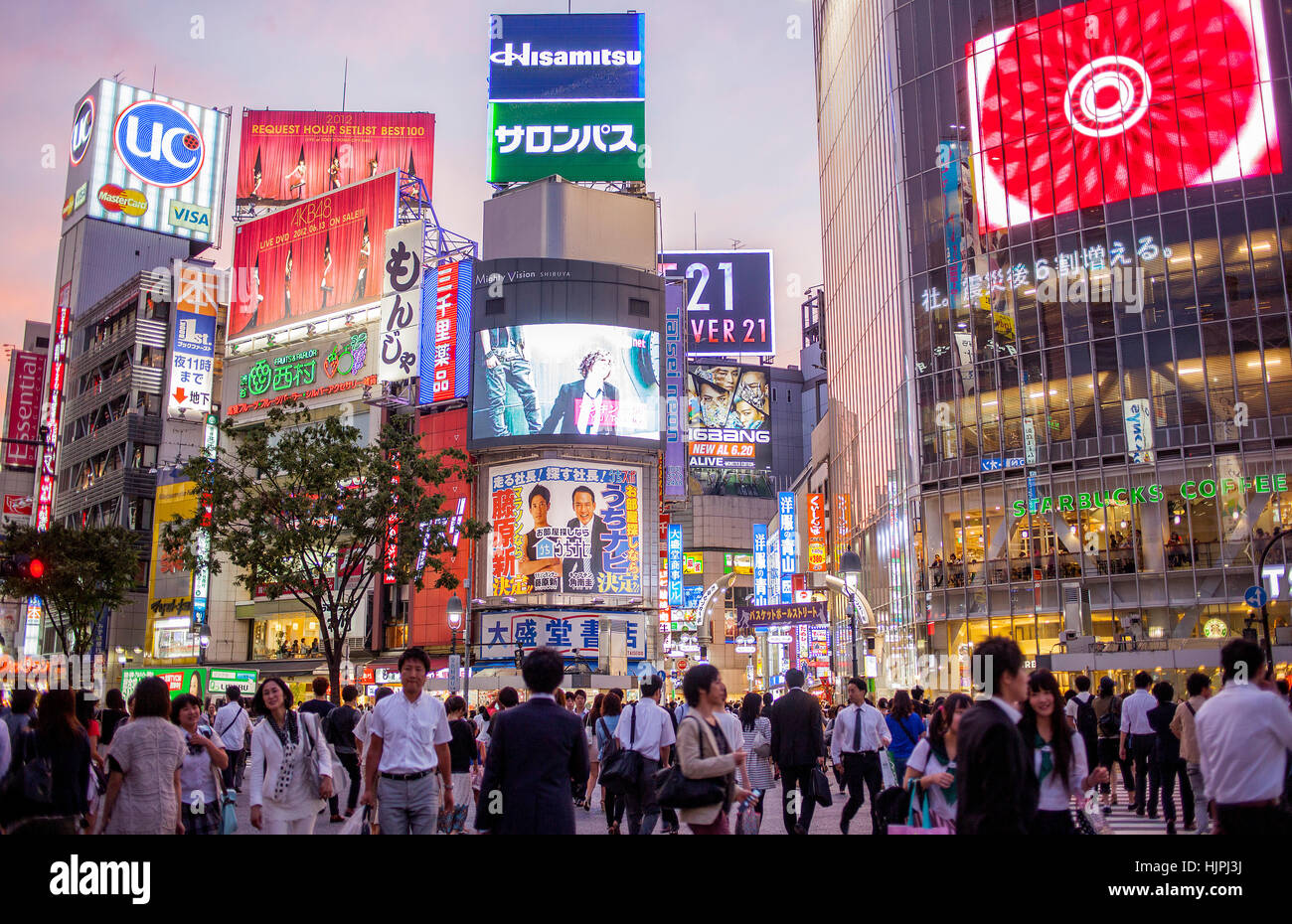 Shibuya.Scramble Kousaten crossing in Hachiko square. Tokyo city, Japan ...