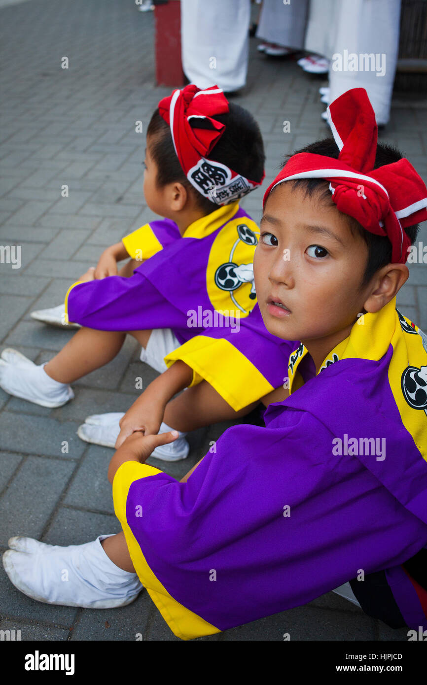 Dancers resting, Asakusa Okuyama matsuri, Awaodori festival (August ...