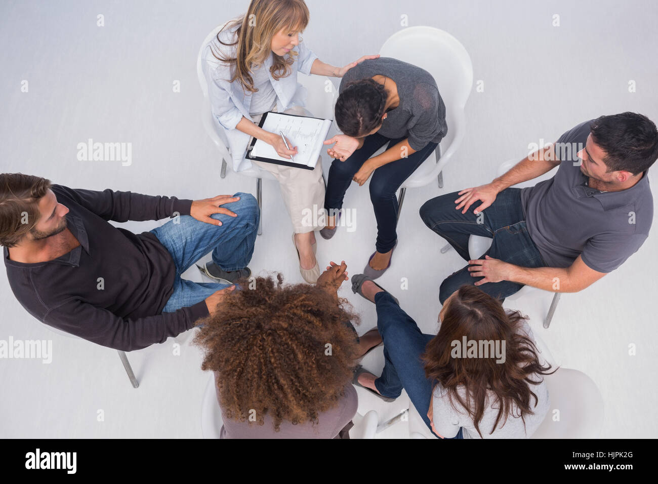 Black group session therapy counseling hi-res stock photography and ...