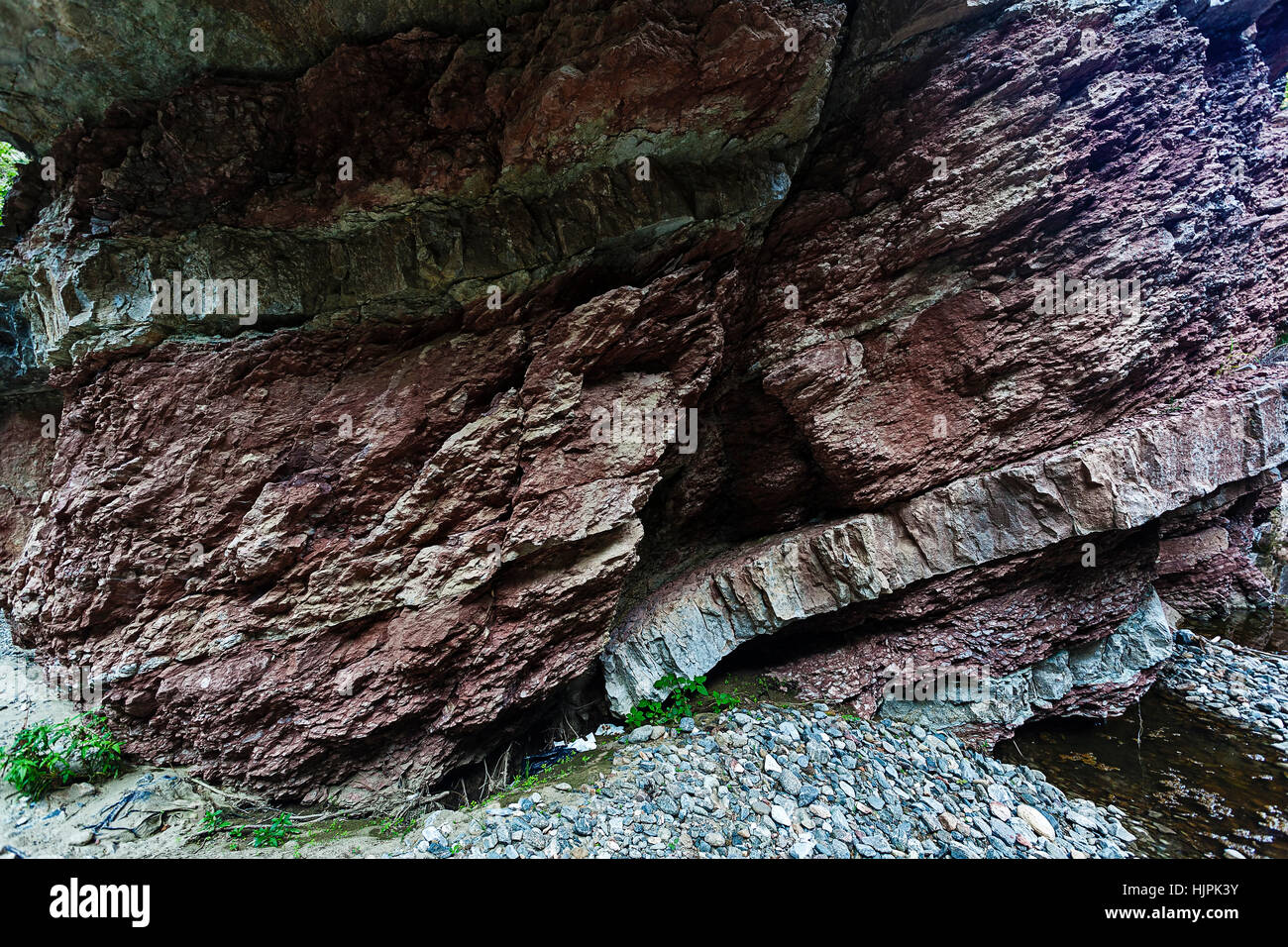 Layered rocks hi-res stock photography and images - Alamy