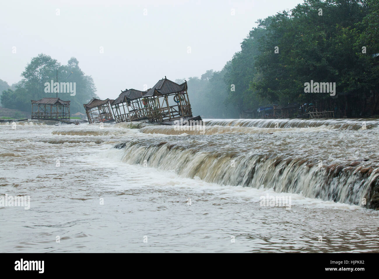 Bamboo raft, Pingle Ancient Town Stock Photo - Alamy