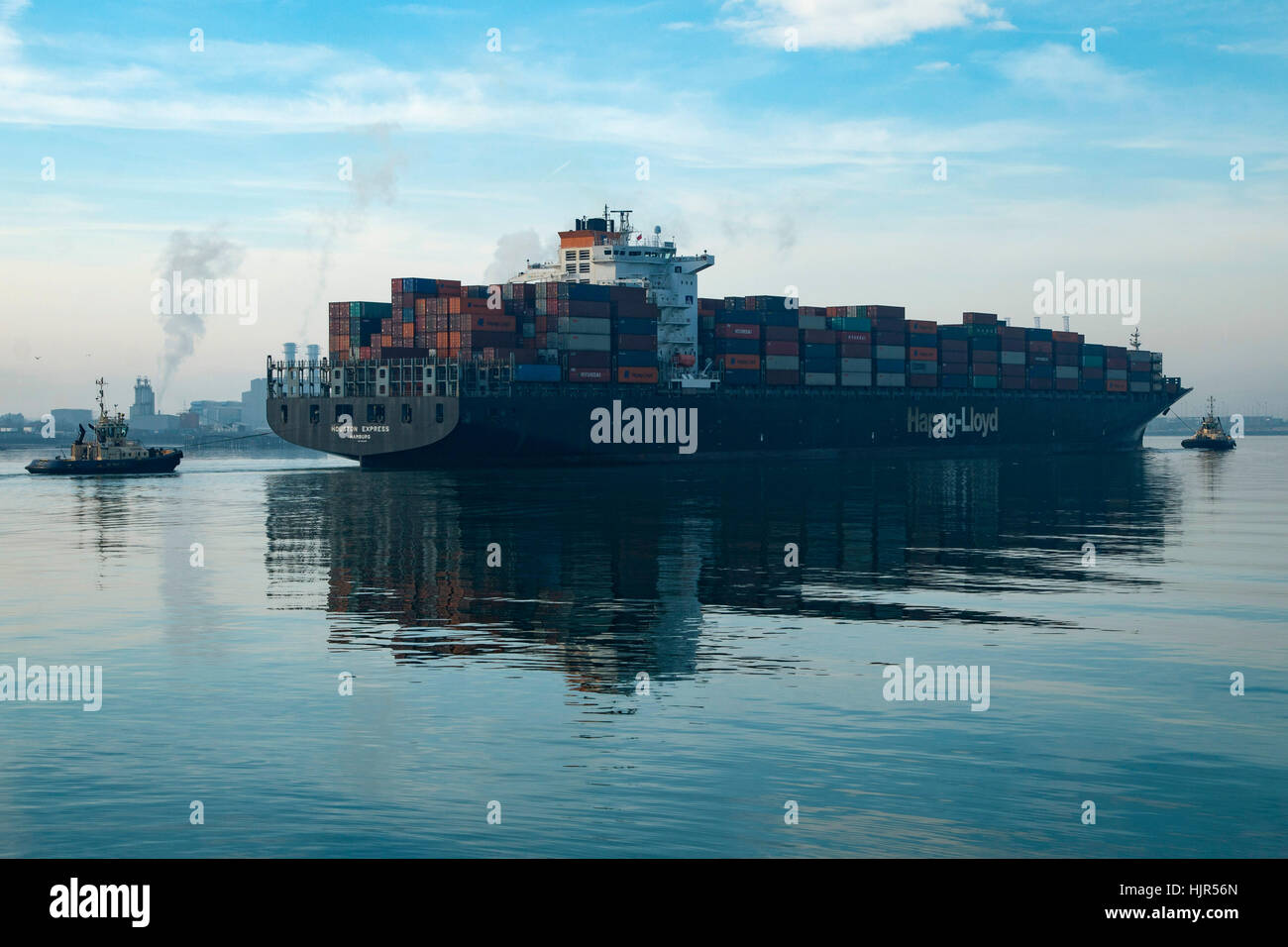 Hapag-Lloyd Container ship Houston Express arriving at Southampton from ...