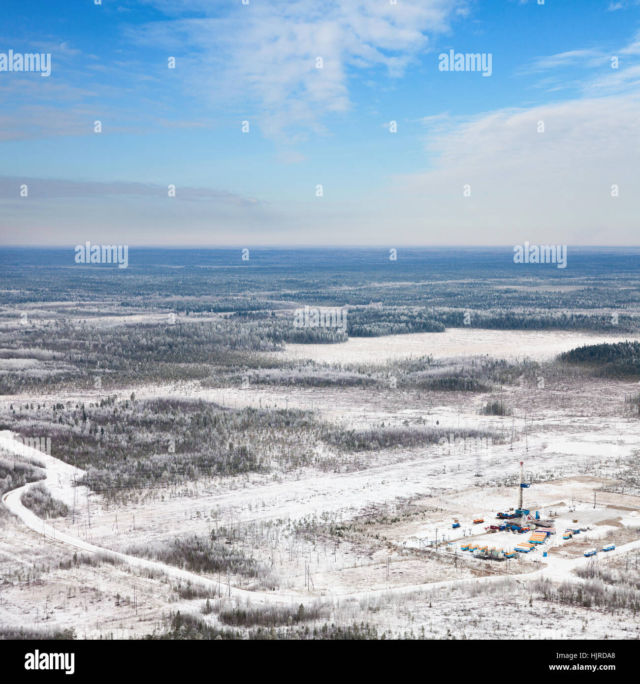 Oil rig in swamp hi-res stock photography and images - Alamy