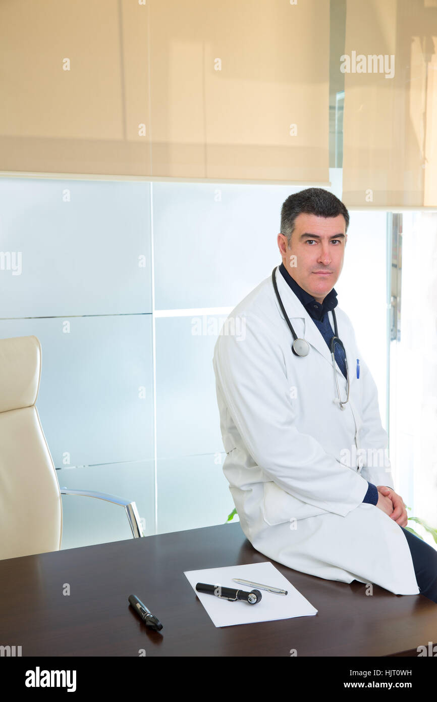 doctor, physician, medic, medical practicioner, humans, human beings ...