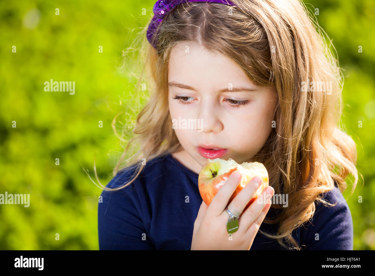 Children healthy eating food hi-res stock photography and images - Alamy