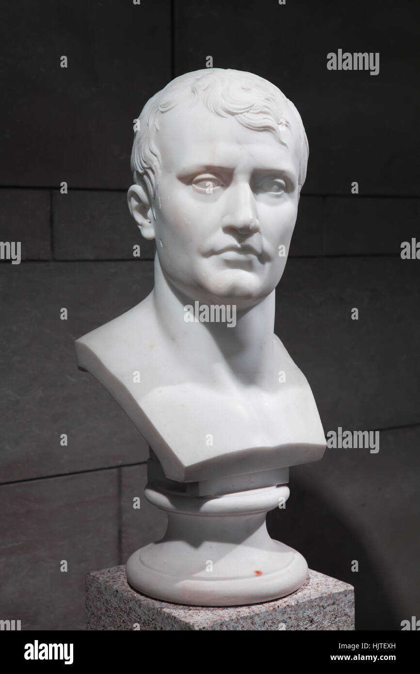 Bust of napoleon bonaparte hi-res stock photography and images - Alamy
