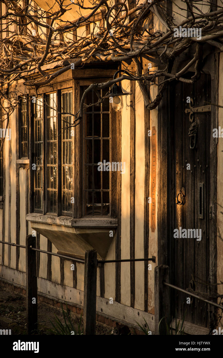 Old ancient house hi-res stock photography and images - Alamy