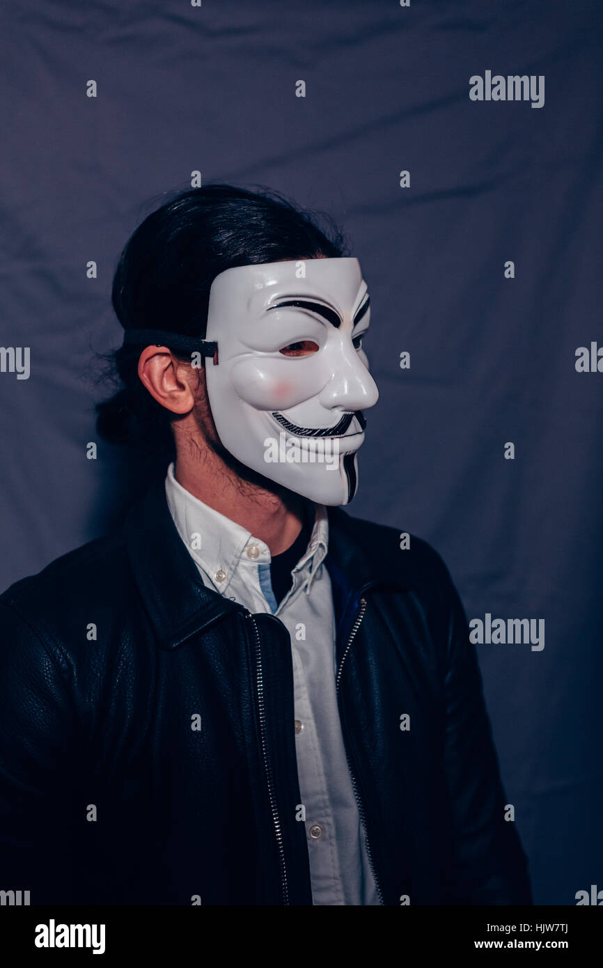 V for Vendetta Mask Guy Fawkes Anonymous fancy Cosplay Stock Photo - Alamy