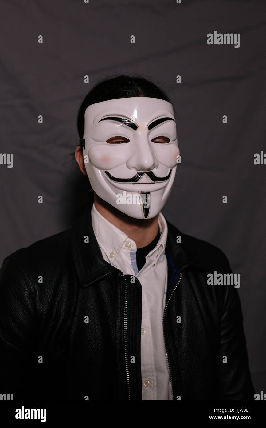 V for Vendetta Mask Guy Fawkes Anonymous fancy Cosplay Stock Photo - Alamy