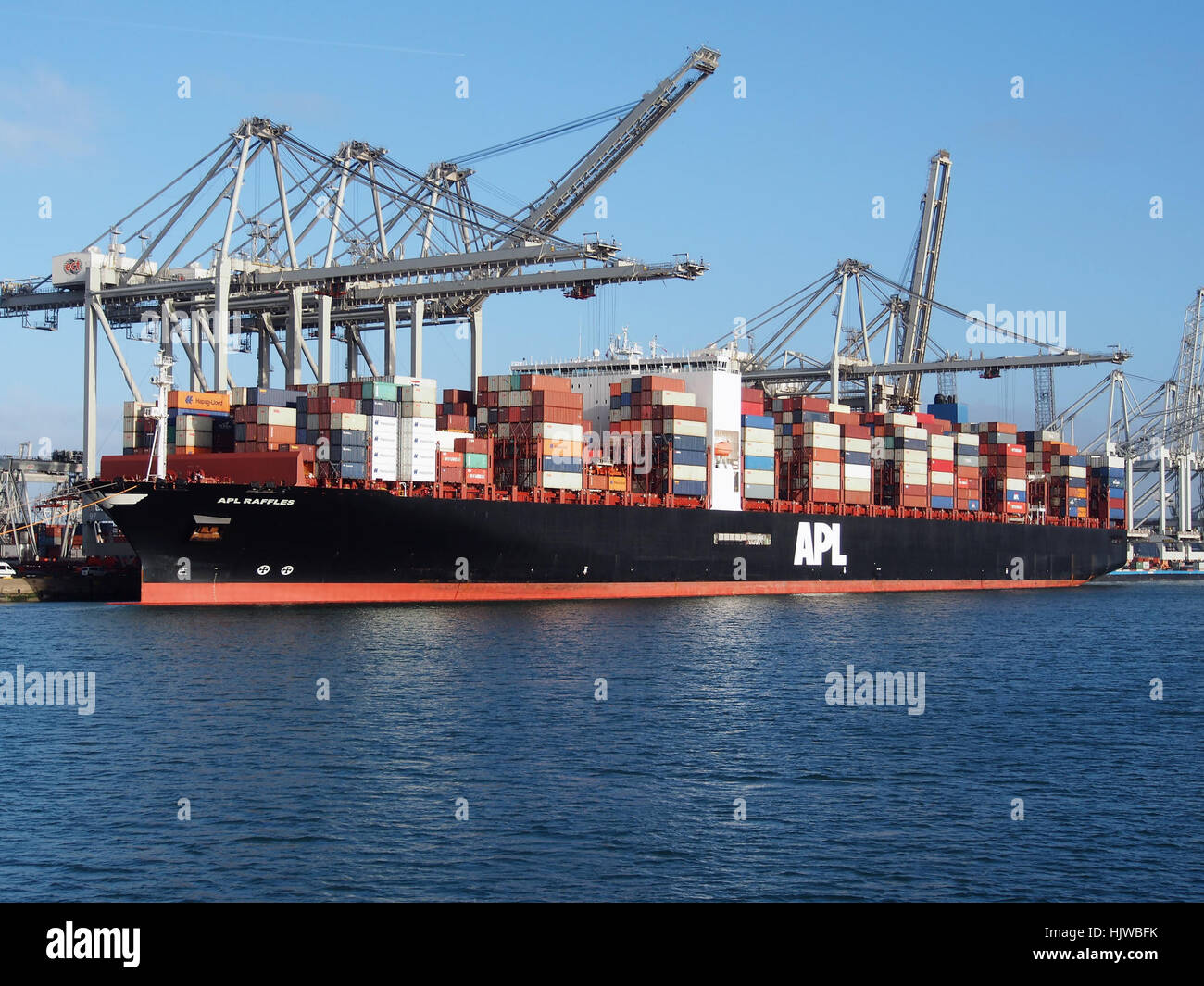 APL Raffles, IMO 9631979, a container vessel with callsign 9V5388 ...