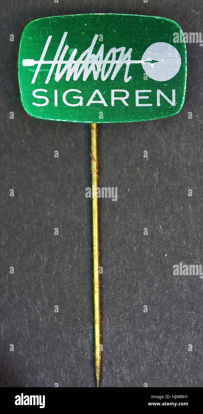 Hudson Sigaren, cigar promotional pin, advertising history Stock Photo ...