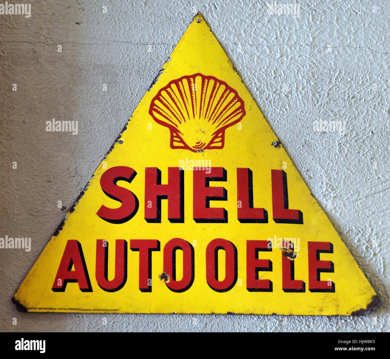Shell signage hi-res stock photography and images - Alamy
