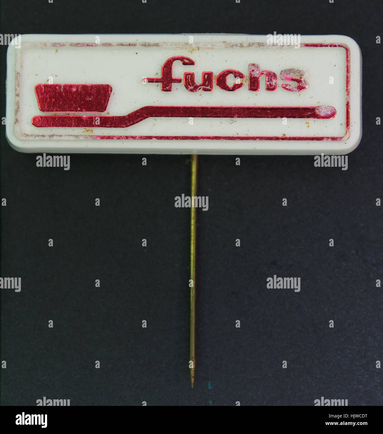 The Fuchs Tandenvorstel speldje is a promotional pin from the Fuchs ...