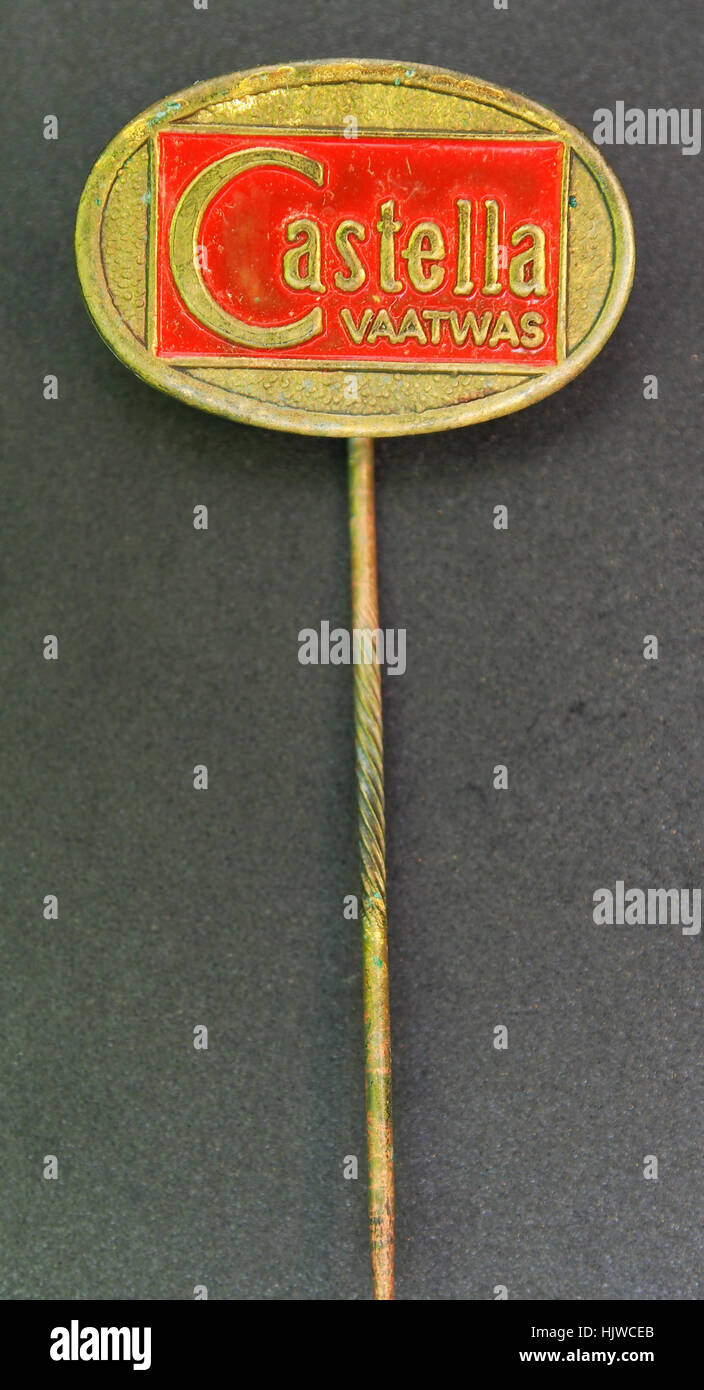 The Castella vaatwas advertising pin promotes a brand associated with ...