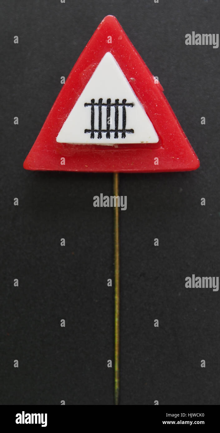 Verkeersbord pin, traffic safety awareness Stock Photo - Alamy