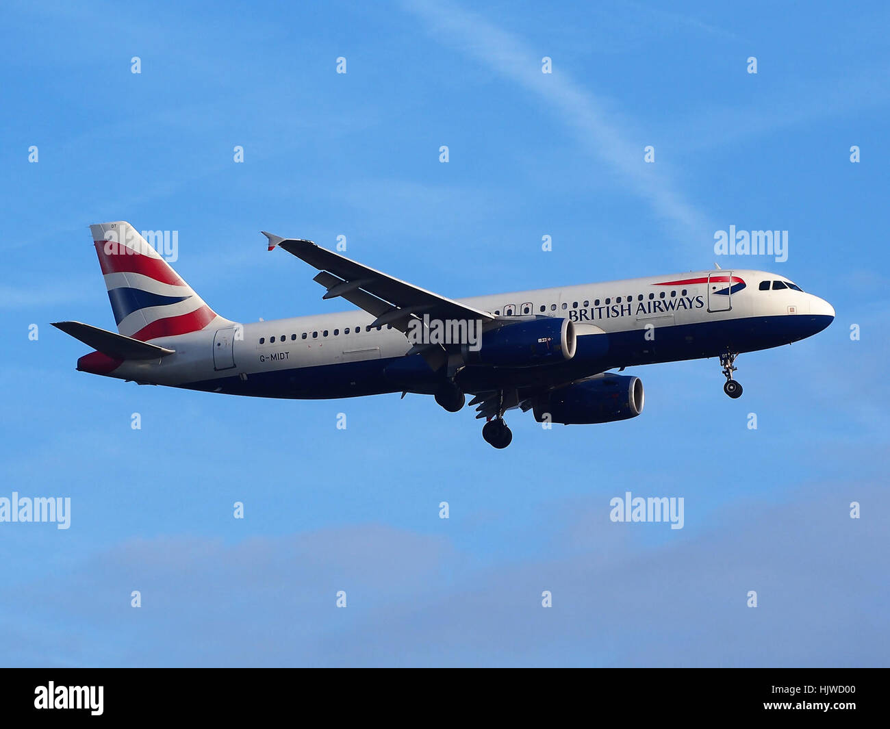 G-MIDT Airbus A320-232 British Airways landing at Schiphol EHAM AMS ...