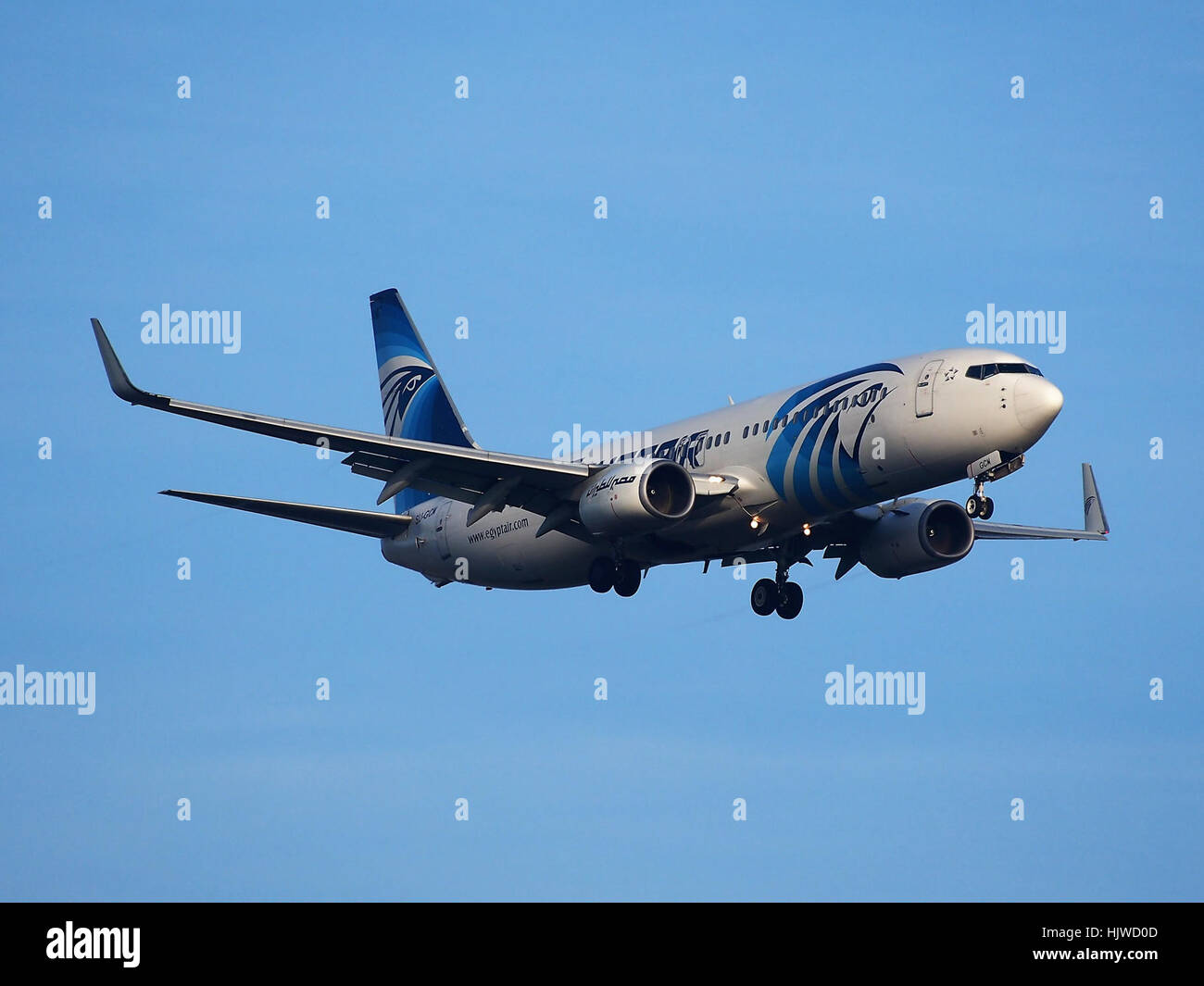 SU-GCM B737 Egyptair landing at Schiphol EHAM AMS pic1 Stock Photo - Alamy