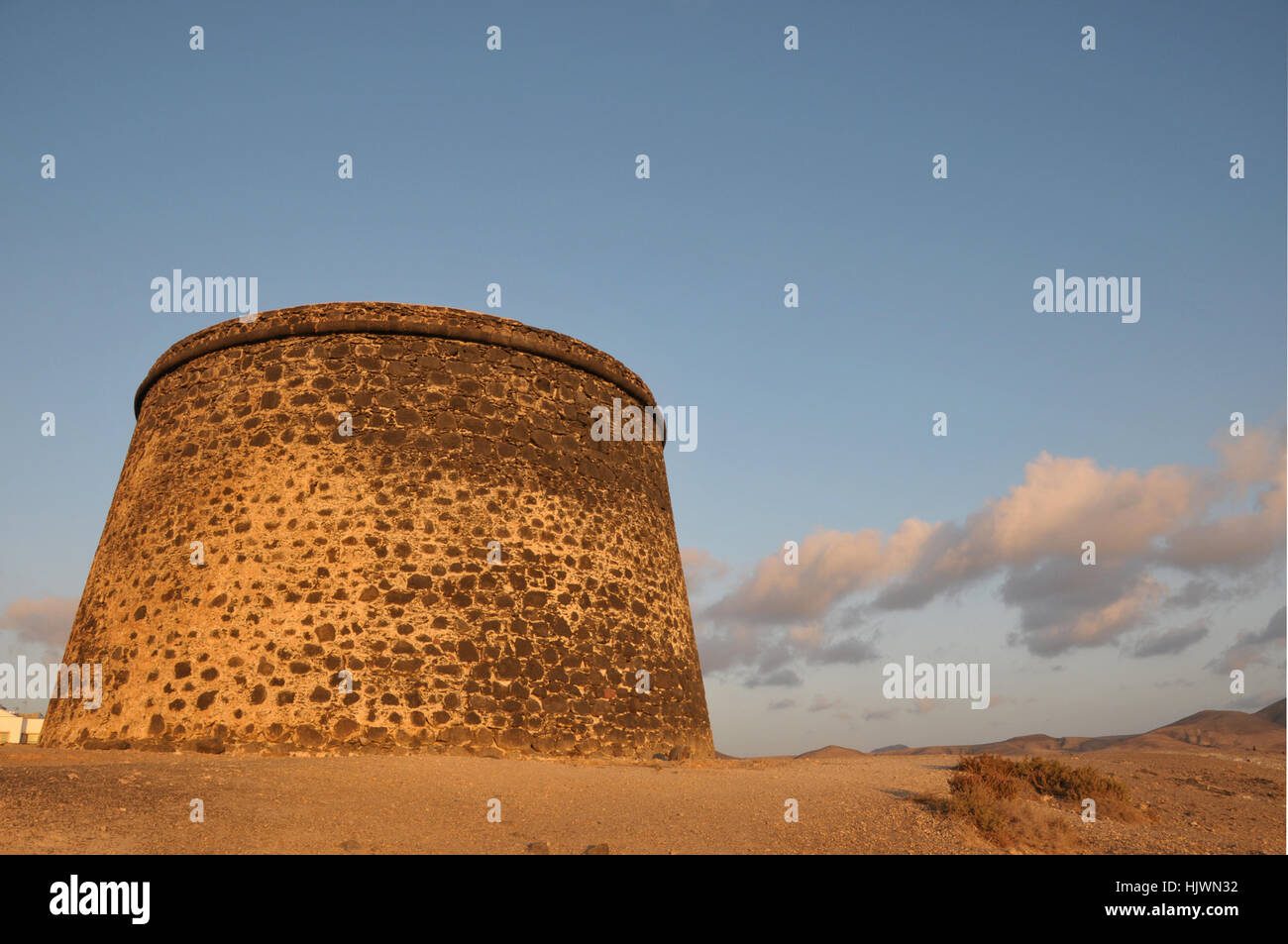 bunker, war, military, independence, old, building, round, blue, humans ...