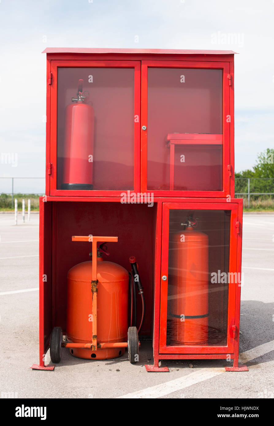 Wet building firefighting hi-res stock photography and images - Alamy