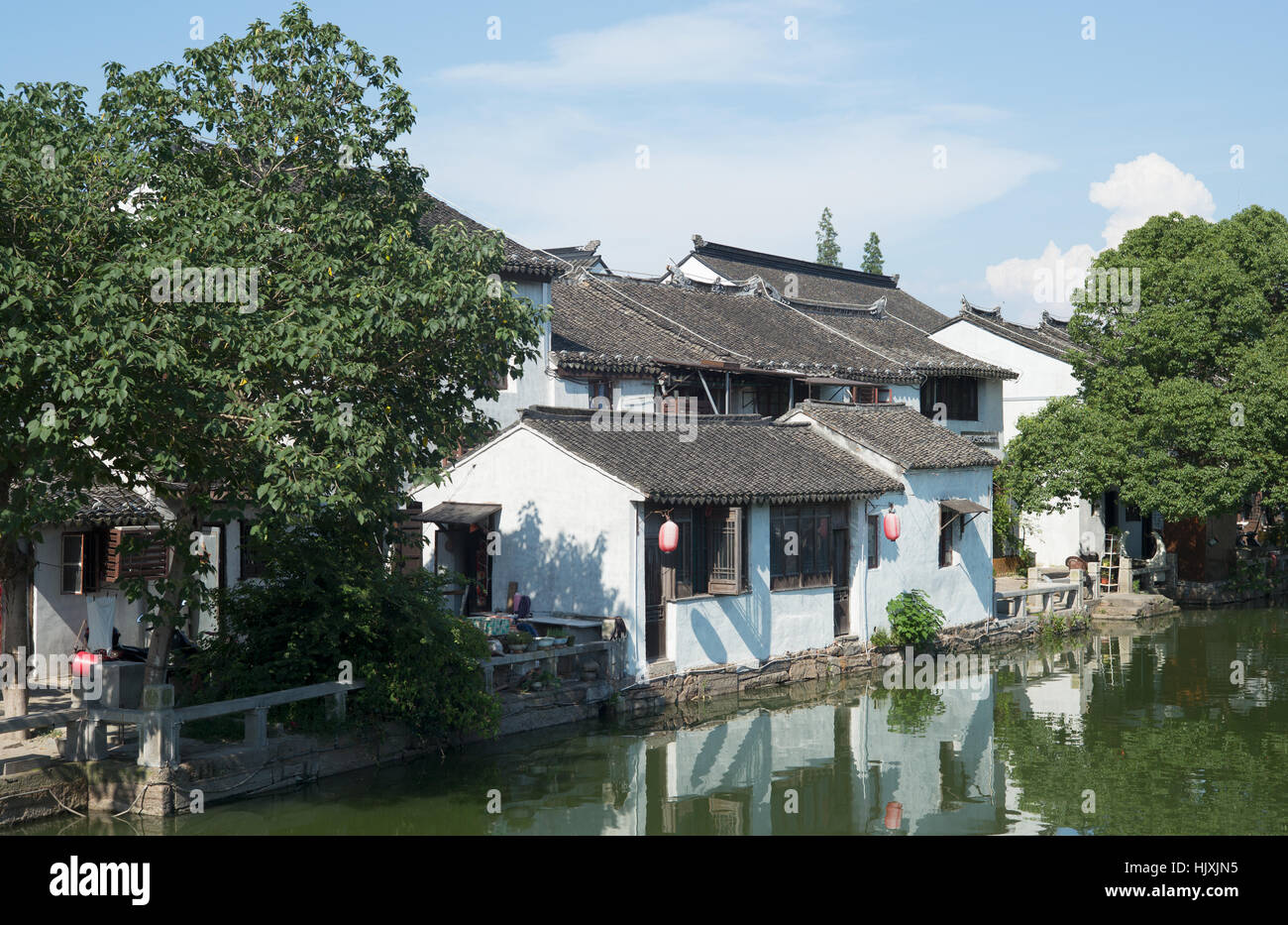 Waterside houses, Tongli, Suzhou, China Stock Photo - Alamy