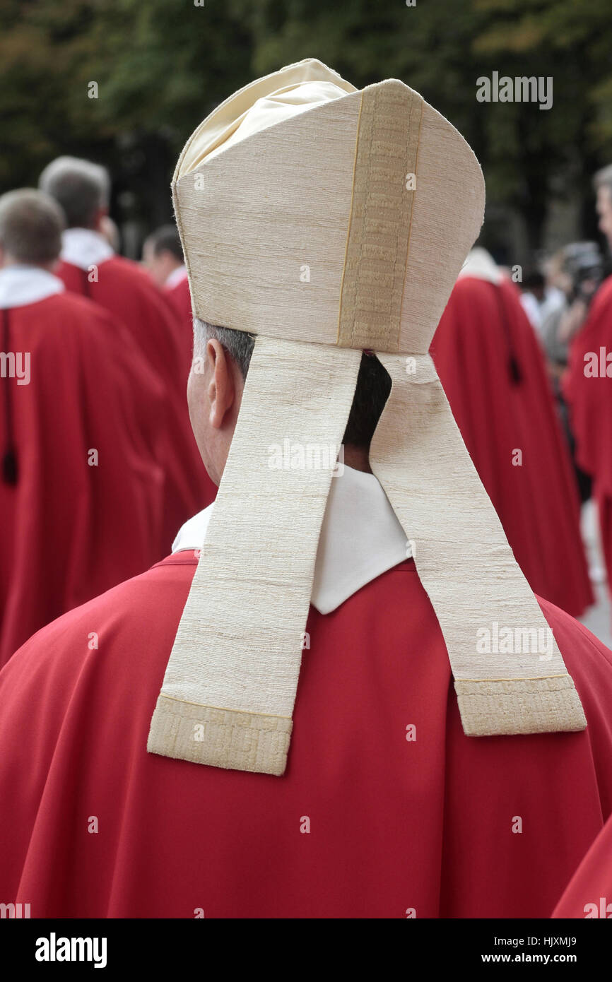 Eveque hi-res stock photography and images - Alamy