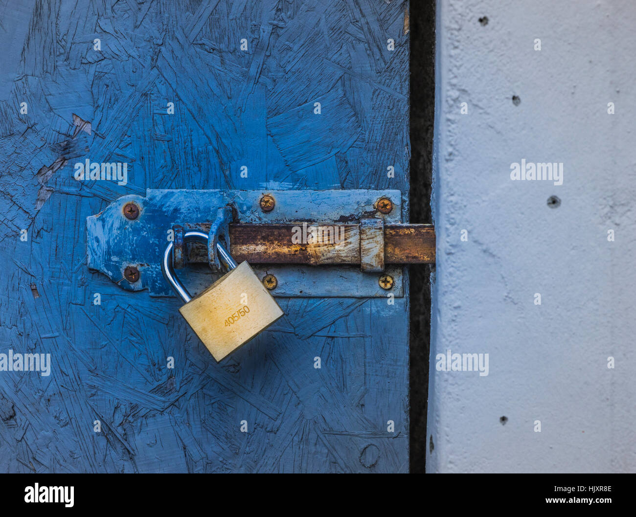 Hanging padlock hi-res stock photography and images - Alamy