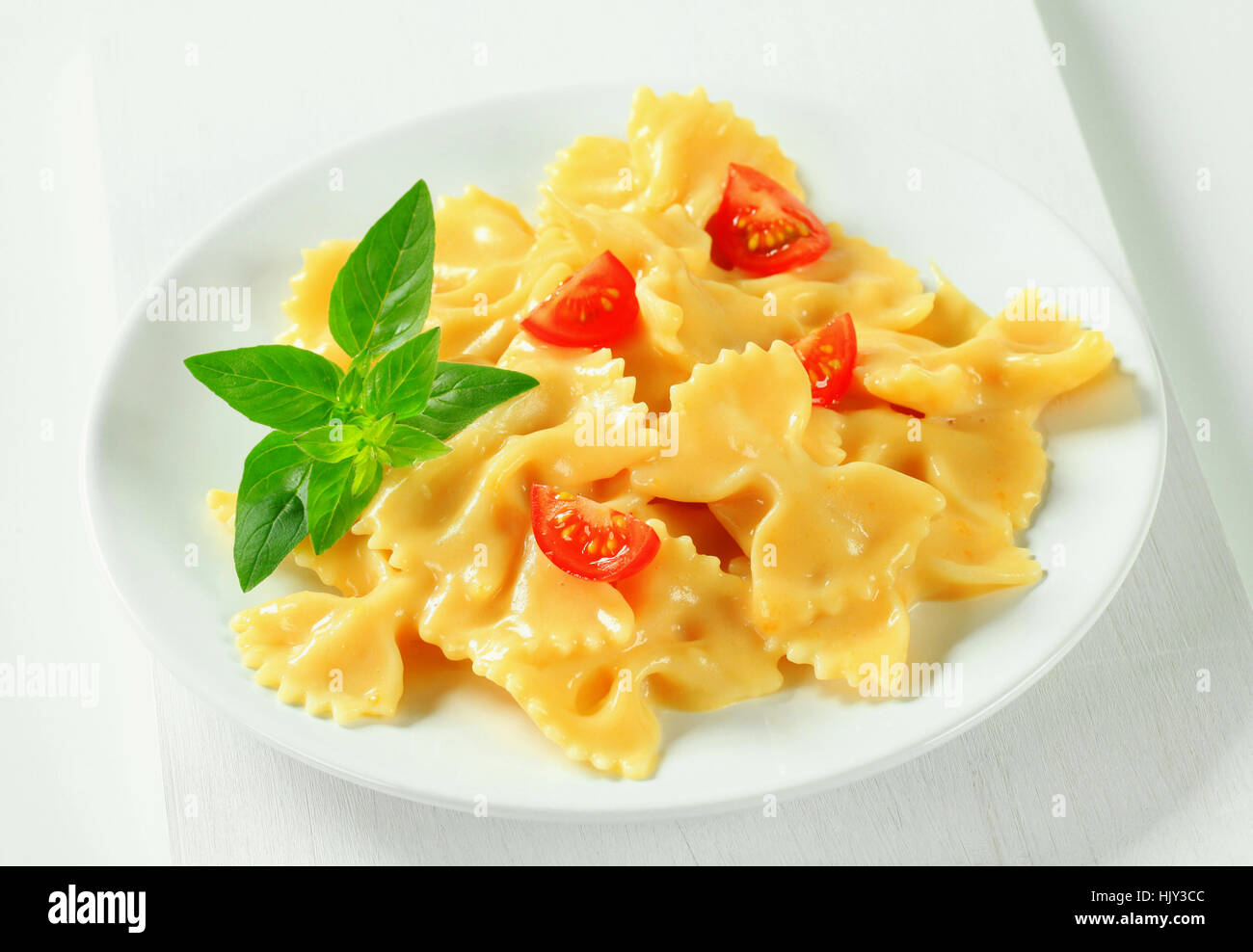 food, aliment, closeup, plate, boiled, basil, pasta, nobody, vegetarian ...