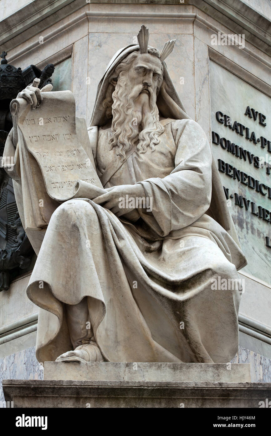 Biblical statue of moses hi-res stock photography and images - Alamy