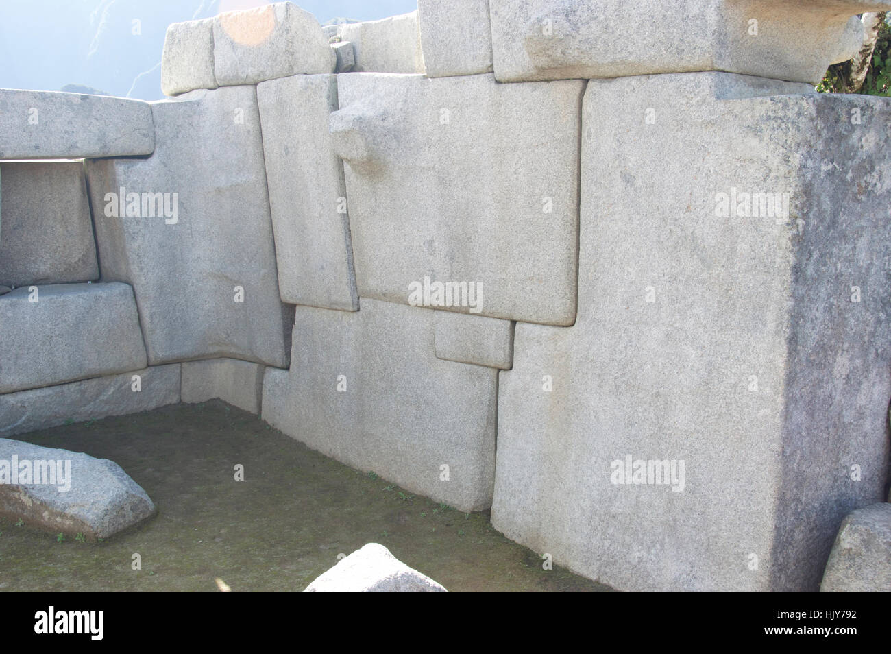 Intricate block work by the Incas of Machu Pichu Stock Photo - Alamy