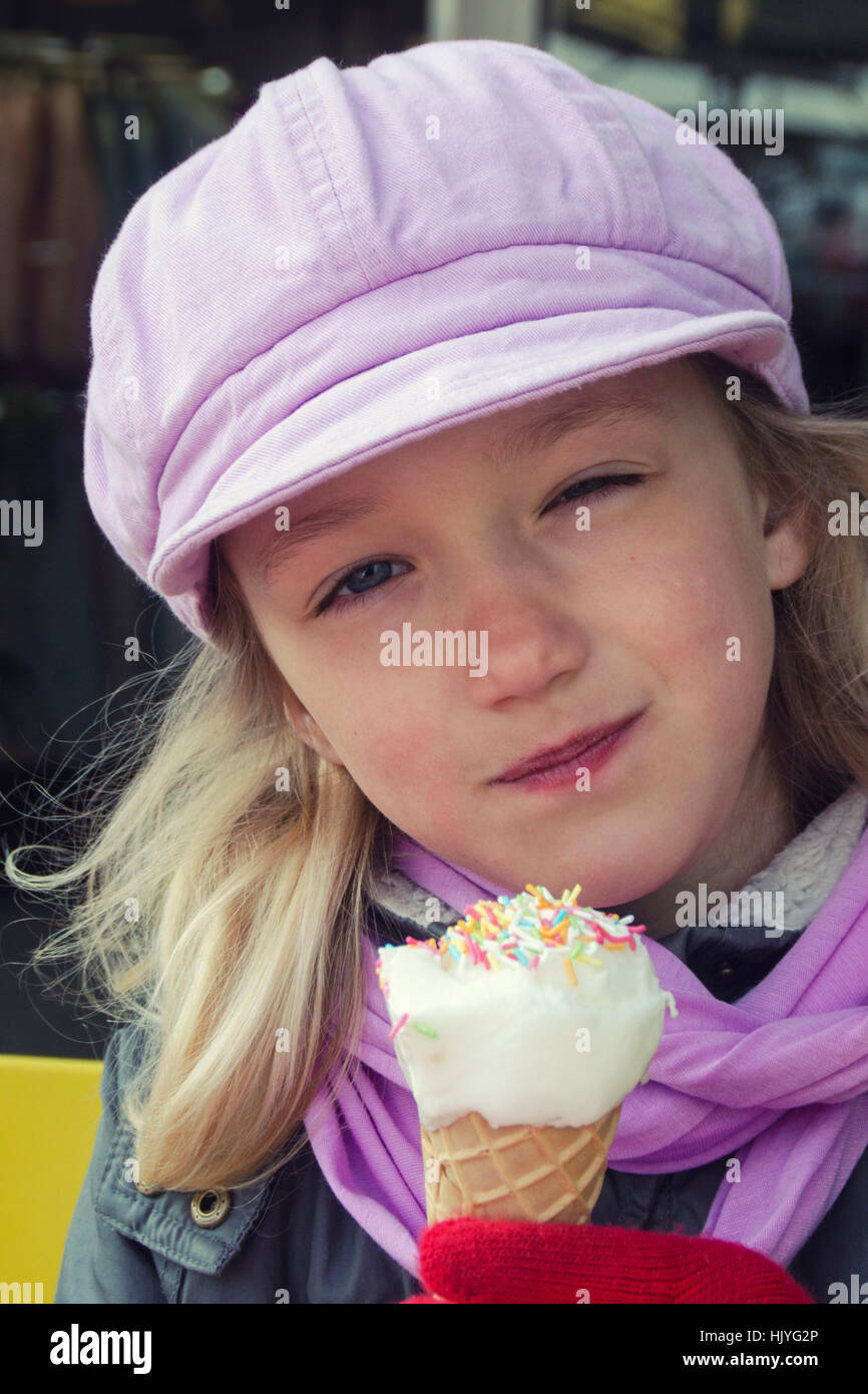 to eat ice Stock Photo - Alamy
