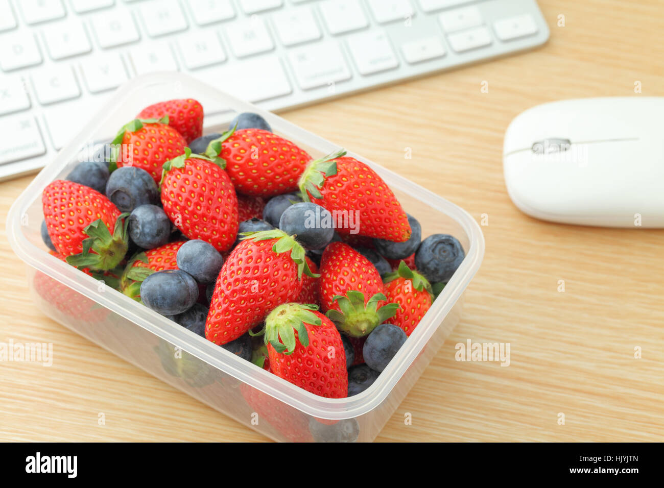 office, food, aliment, keyboard, desk, job, health, sweet, fruit, diet ...