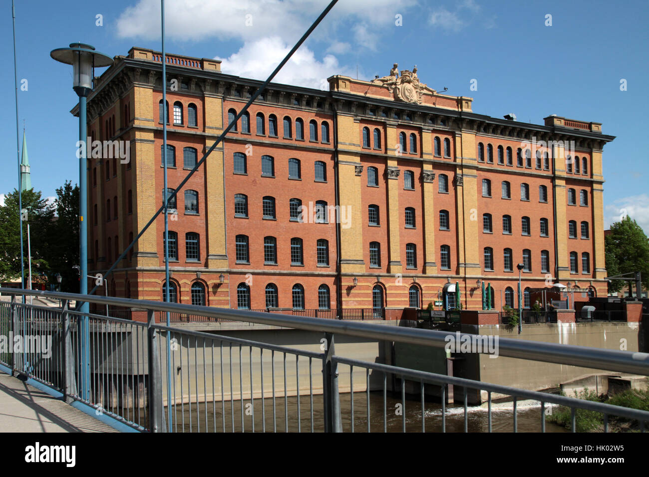 style of construction, architecture, architectural style, mill, lower ...