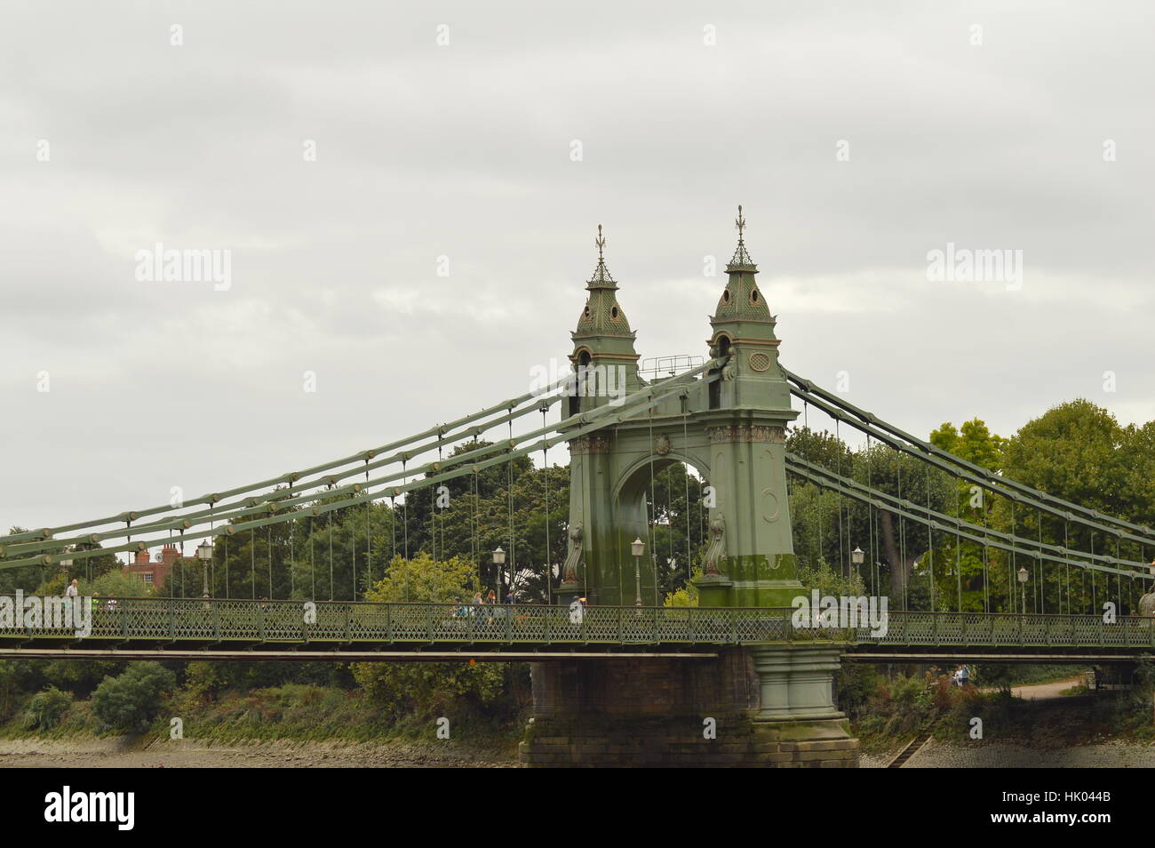 Hammersmith bridge london hi-res stock photography and images - Alamy