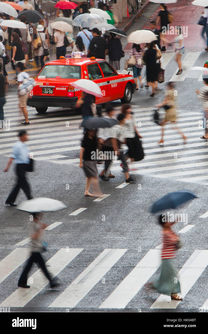 City crowd crosswalk aerial hi-res stock photography and images - Alamy
