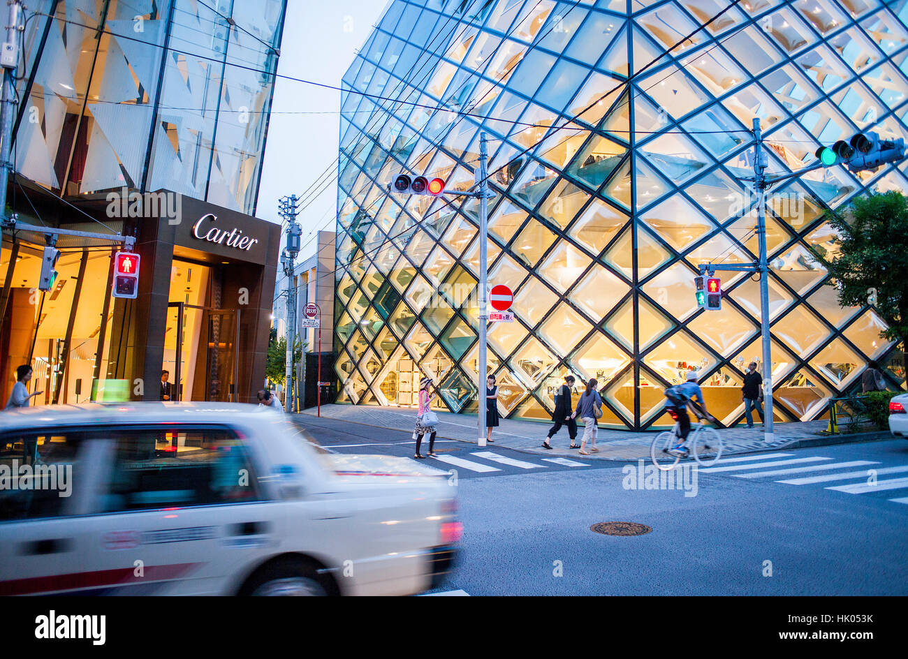 Prada Store, Architect Herzog & De Meuron and Cartiere store.Aoyama ...