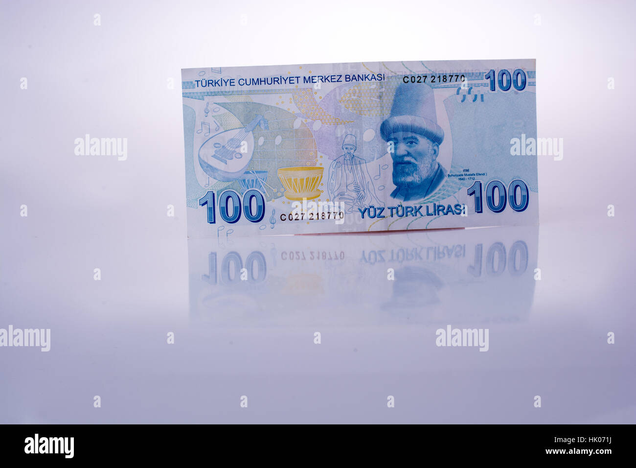 Turksh Lira banknotes of 100 Lira on white background Stock Photo - Alamy