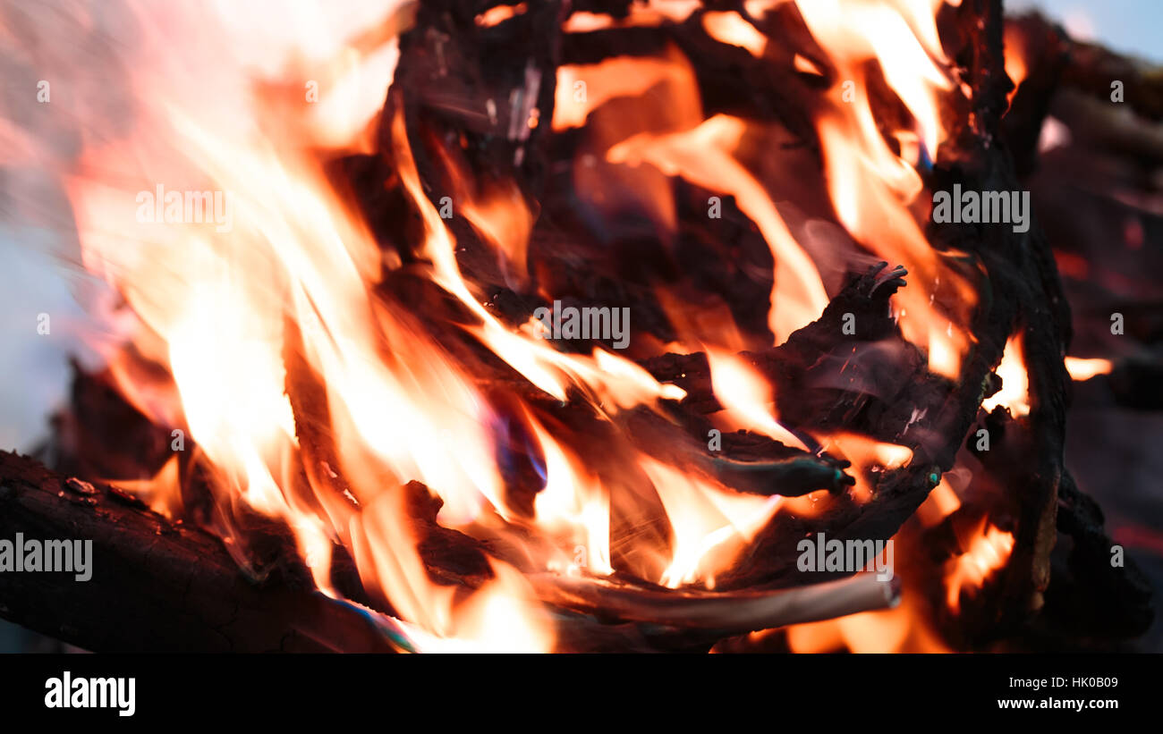 Firing wire in fire Stock Photo - Alamy