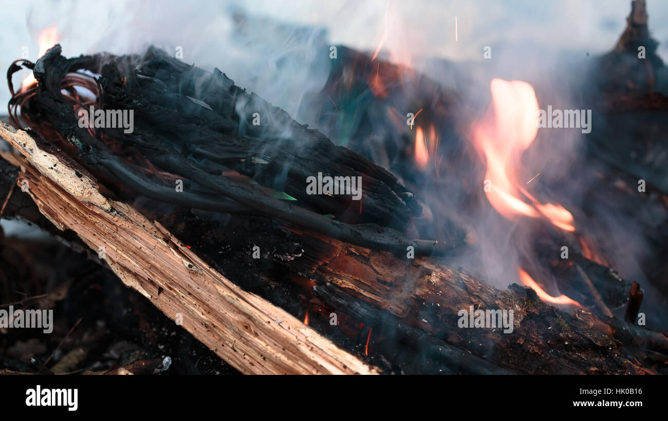 Firing wire in fire Stock Photo - Alamy