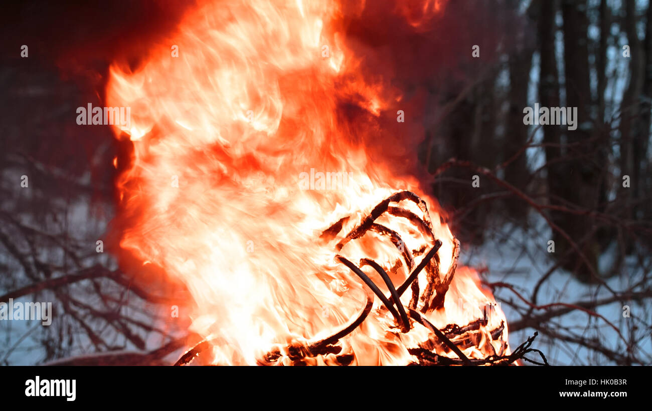 Firing wire in fire Stock Photo - Alamy