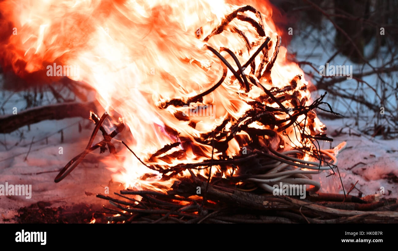 Firing wire in fire Stock Photo - Alamy