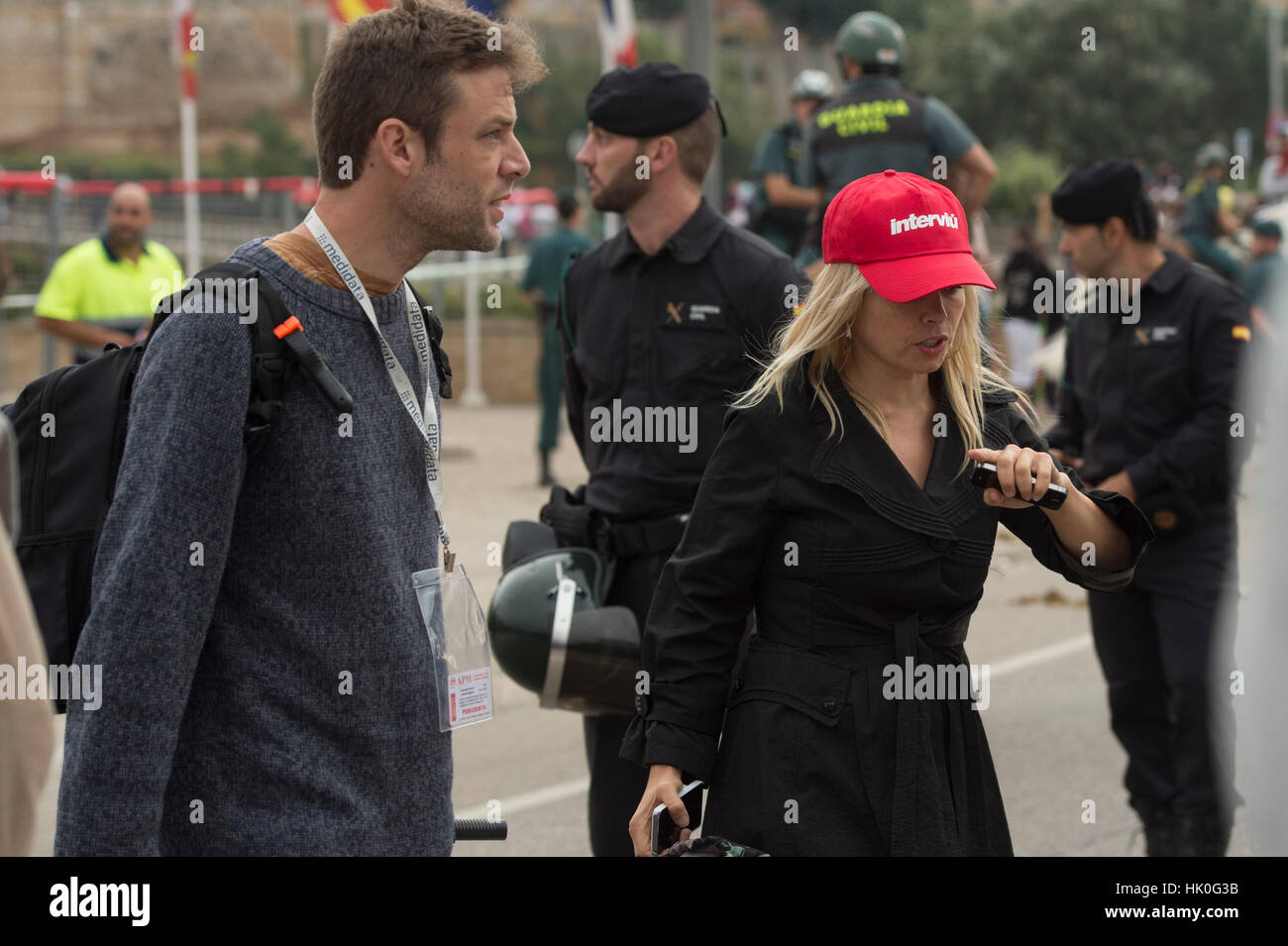 Lluvia rojo hi-res stock photography and images - Alamy