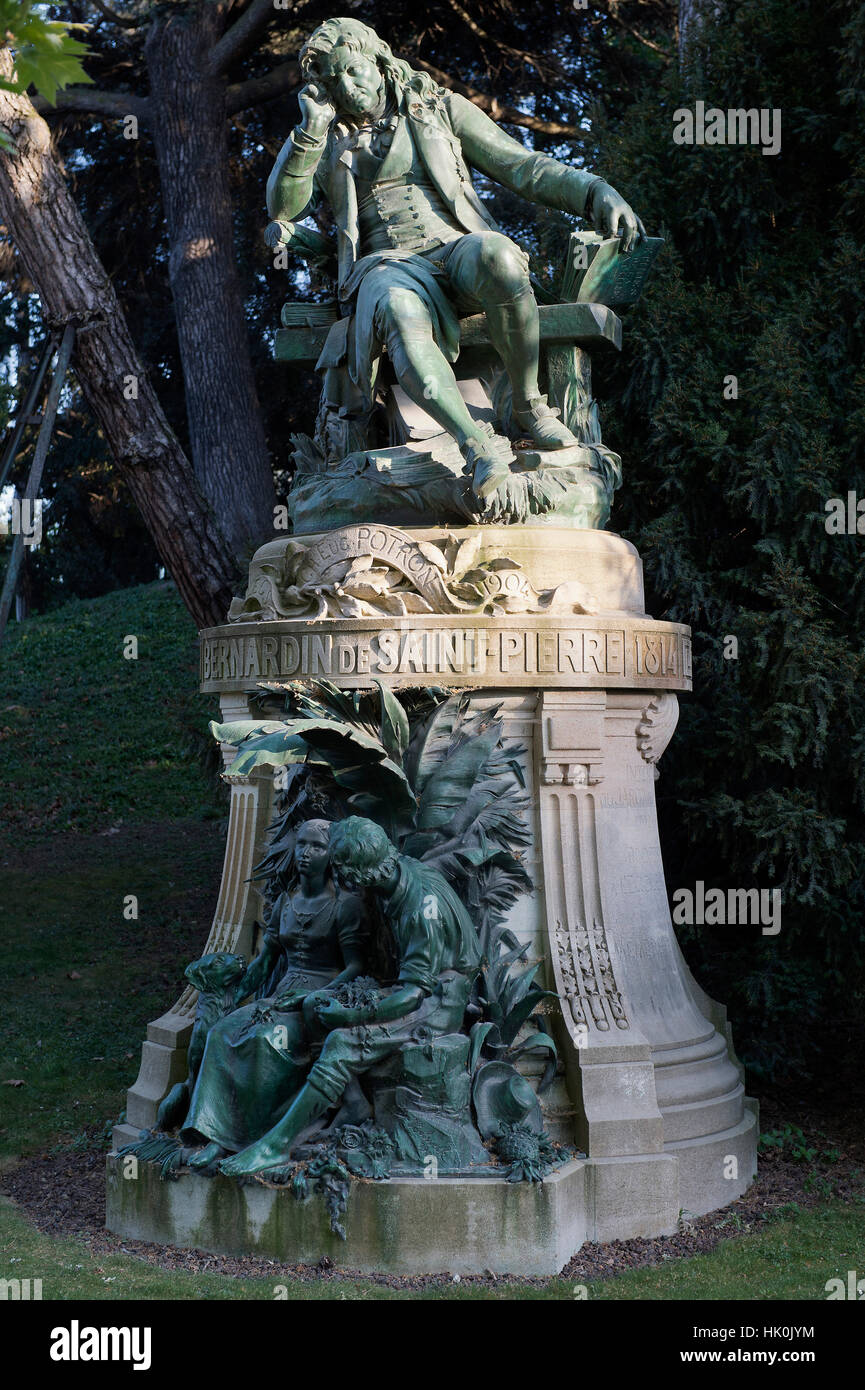 France, Paris, 5th district. Jardin des plantes. The statue of ...