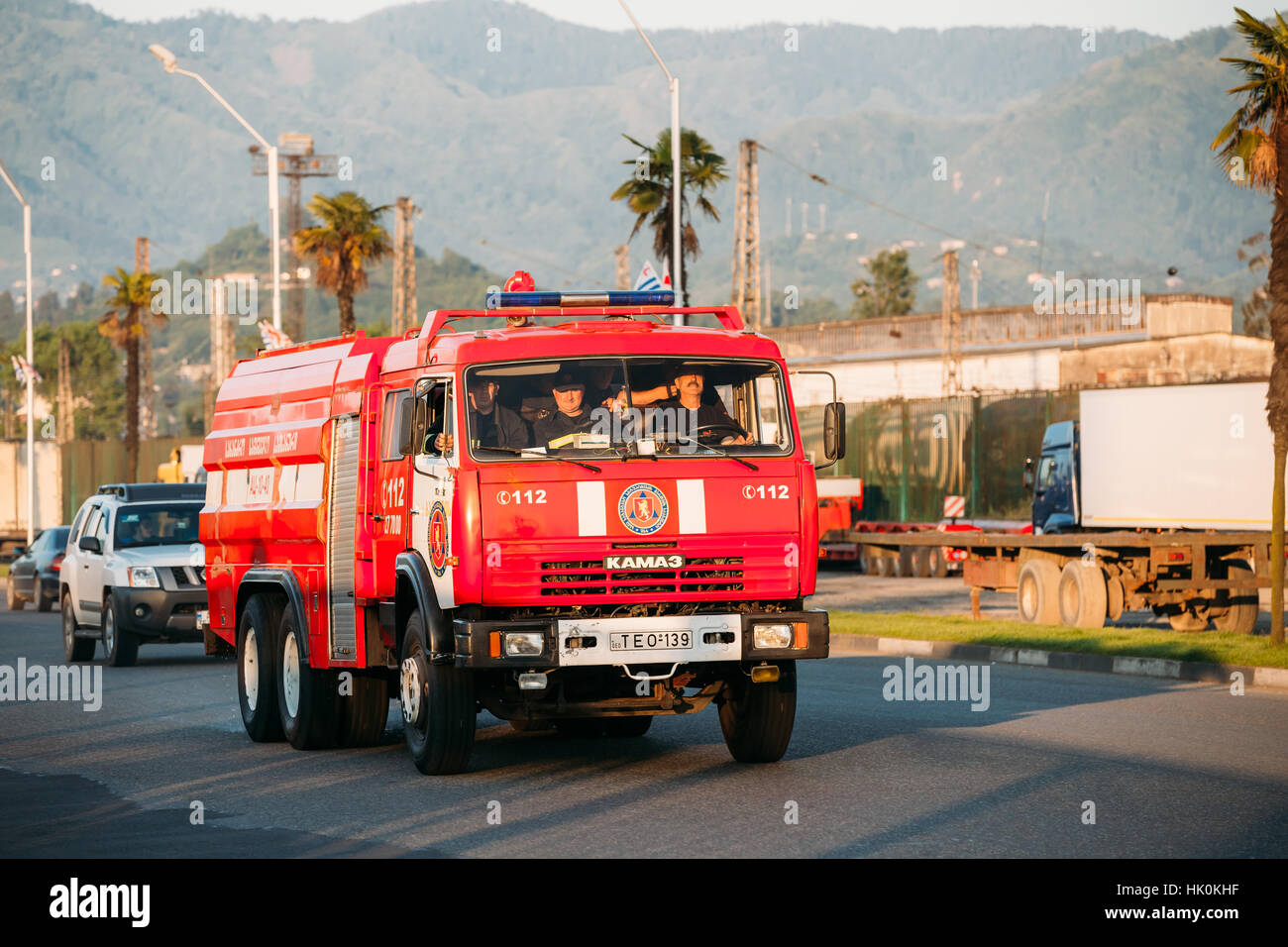 Red fire engine hi-res stock photography and images - Alamy