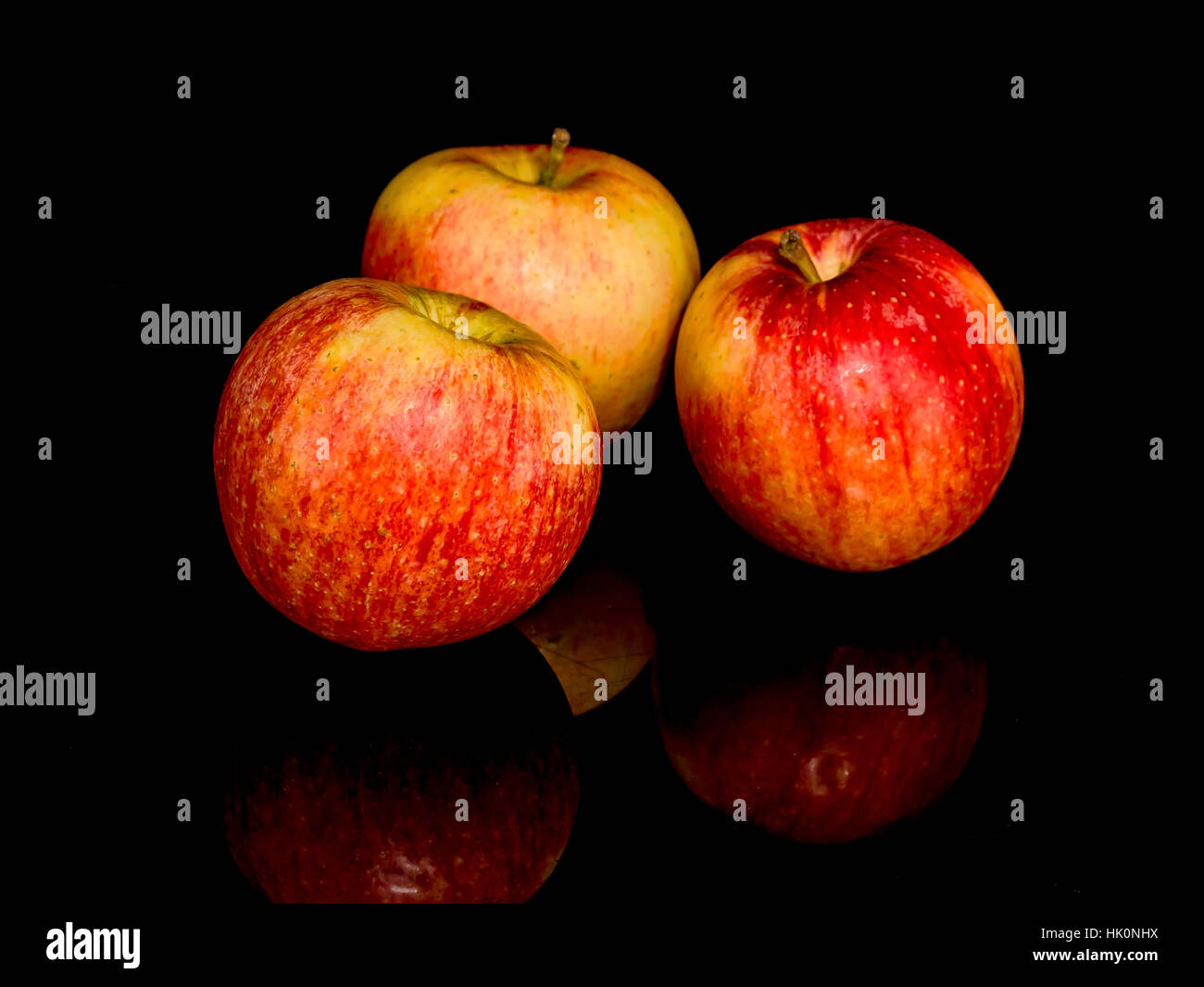 Jucy red apple hi-res stock photography and images - Alamy