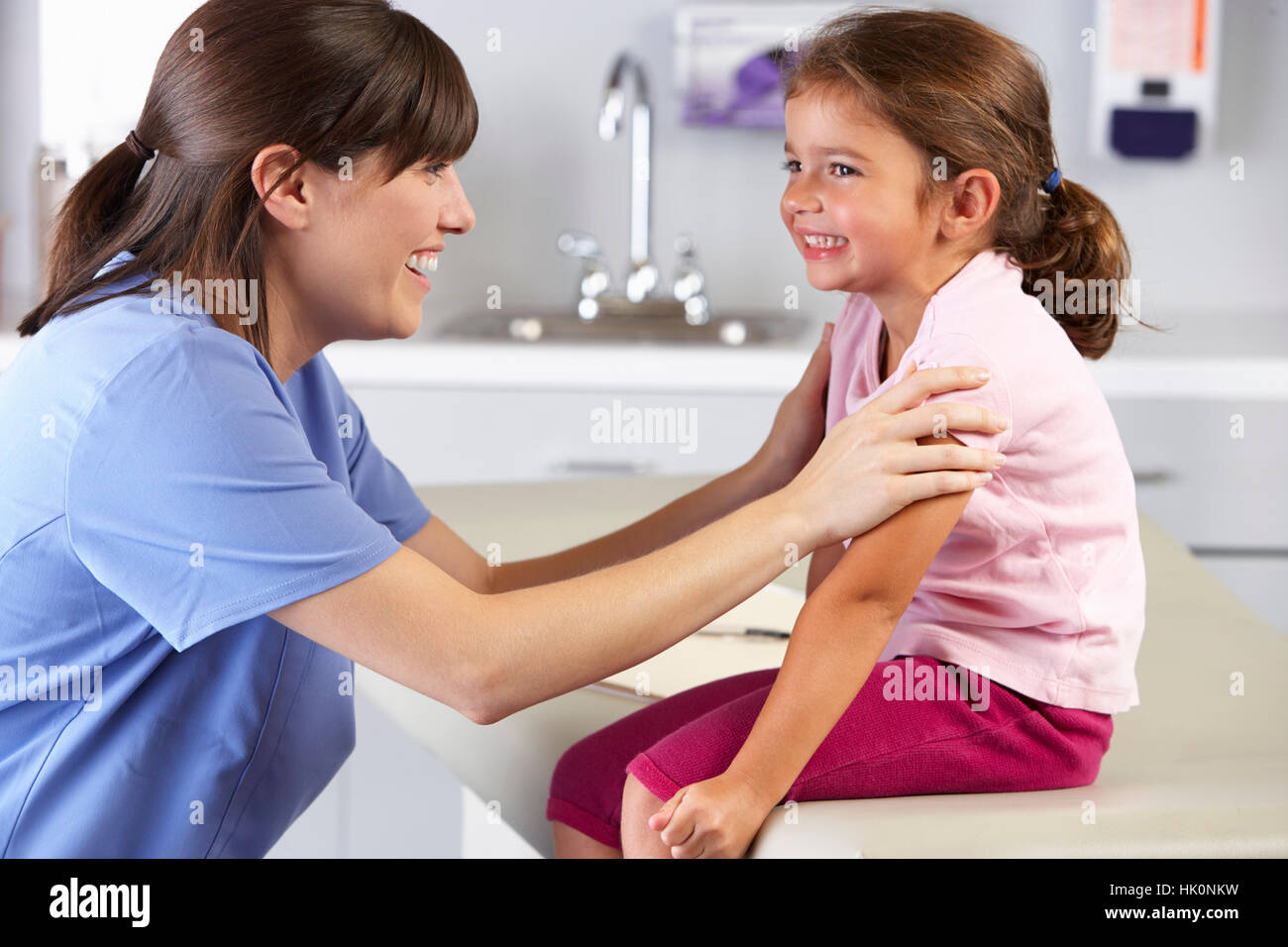 Child Patient Visiting Doctor's Office Stock Photo - Alamy