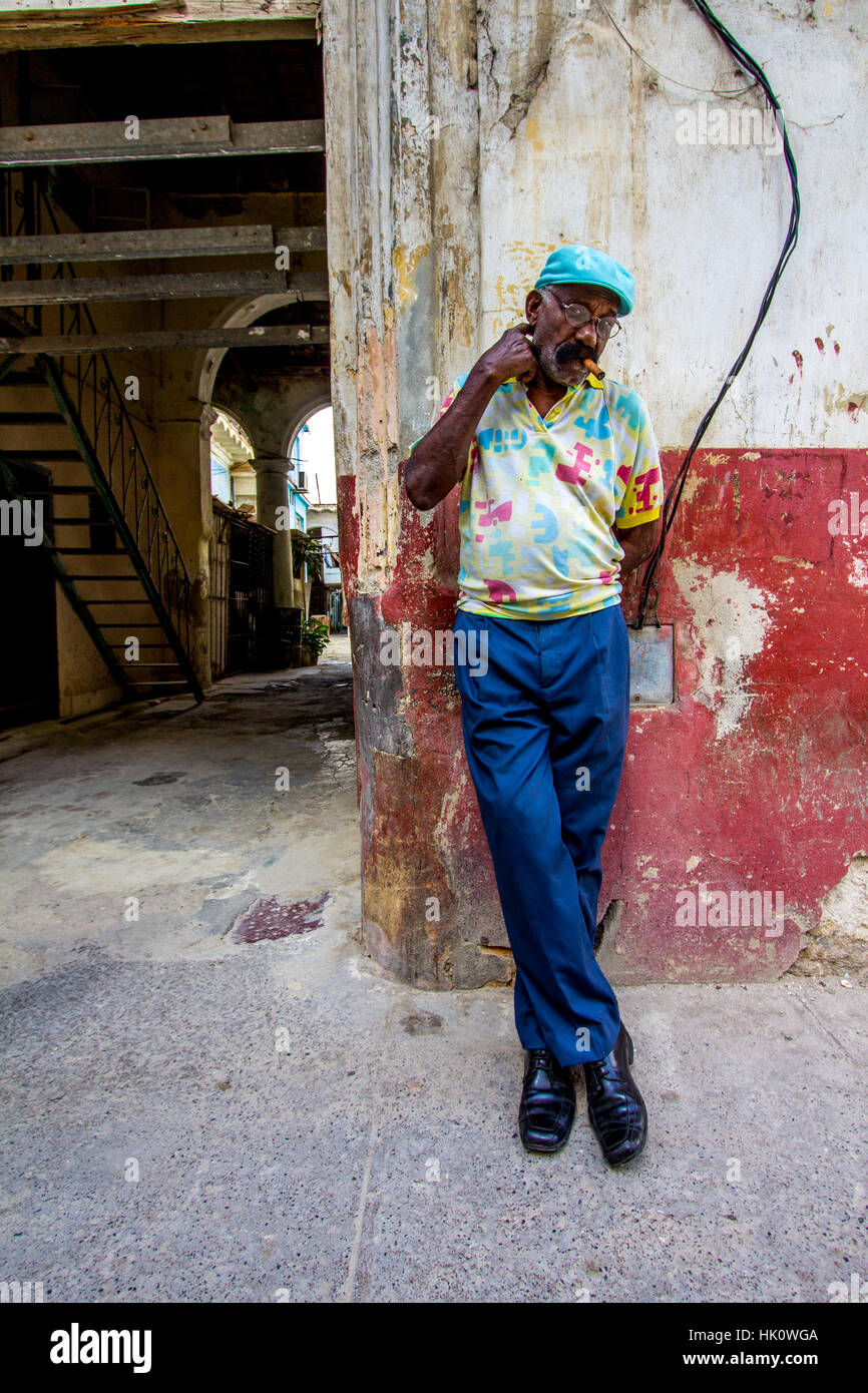 Urban photography in Havana, Cuba Stock Photo - Alamy